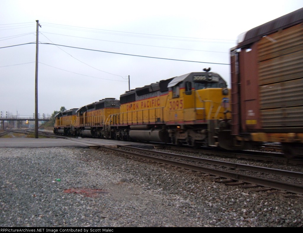 UP 3072, 3039 & 3095